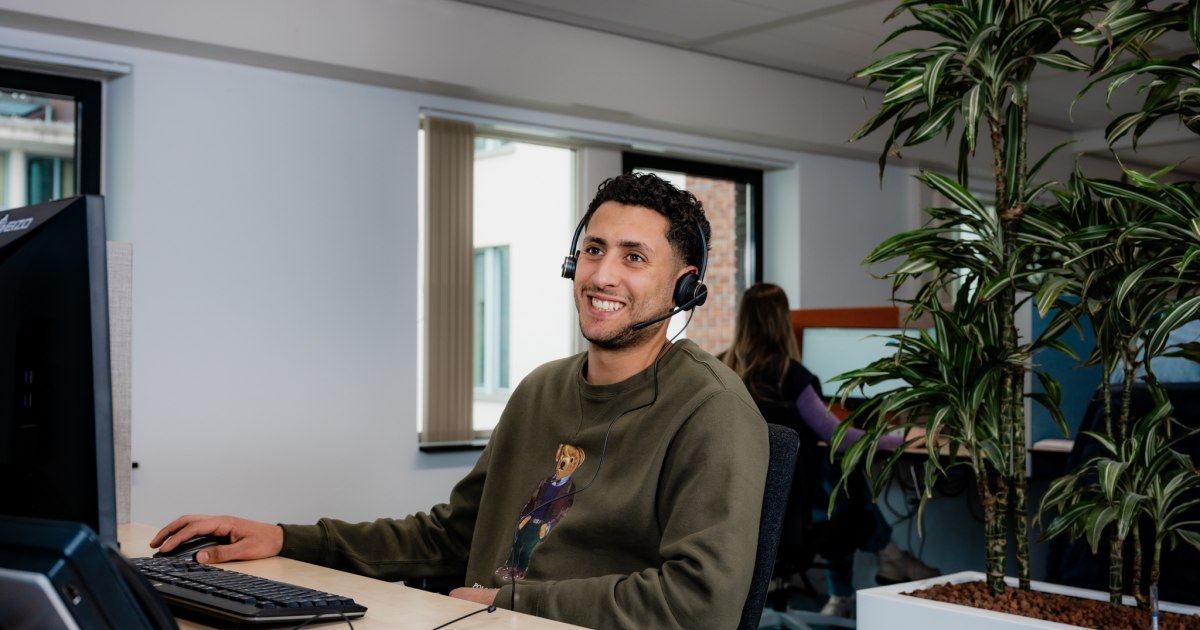 Issam Harit over zijn werk bij de klantenservice | Brabant Water ...